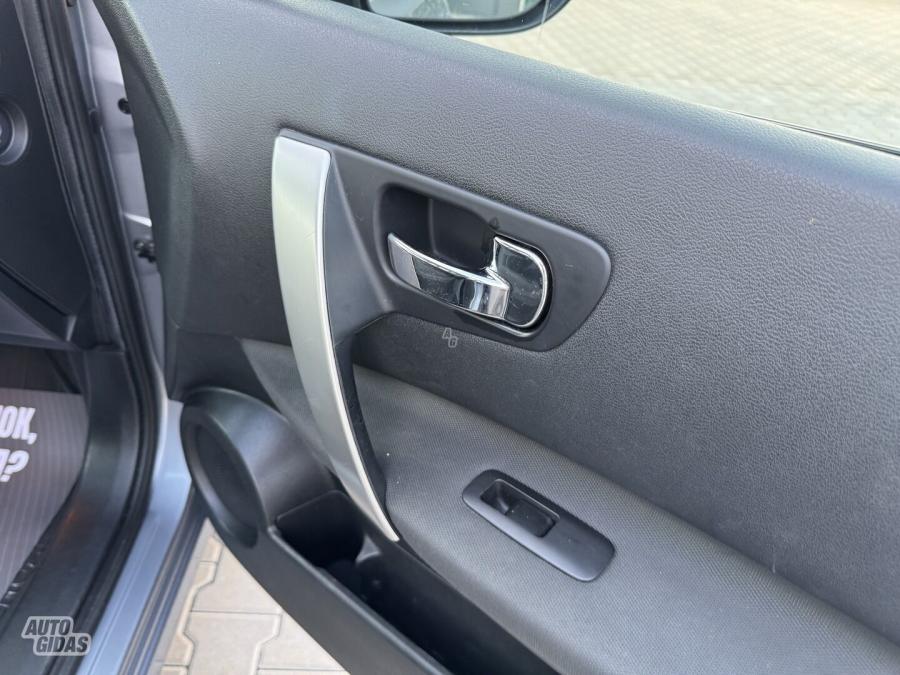 Nissan Qashqai 2012 in Kaunas, with an engine capacity of 1.60 L and mileage of 290 thousand km for 3950 €, photo 31 on AUTOMOTO.COM.LV