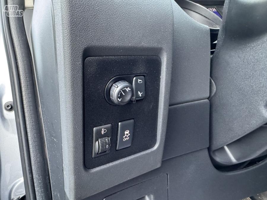 Nissan Qashqai 2012 in Kaunas, with an engine capacity of 1.60 L and mileage of 290 thousand km for 3950 €, photo 35 on AUTOMOTO.COM.LV