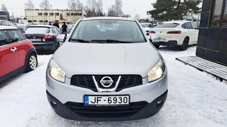 Nissan Qashqai 2013 in Riga, with an engine capacity of 2.00 L and mileage of 123 thousand km for 5900 €, photo 2 on AUTOMOTO.COM.LV