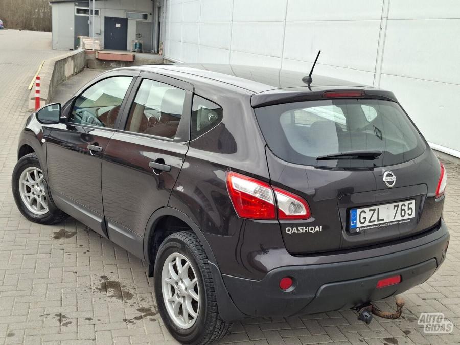 Nissan Qashqai 2013 in Silute, with an engine capacity of 1.60 L and mileage of 170 thousand km for 4800 €, photo 2 on AUTOMOTO.COM.LV