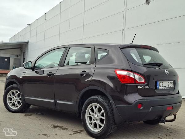 Nissan Qashqai 2013 in Silute, with an engine capacity of 1.60 L and mileage of 170 thousand km for 4800 €, photo 4 on AUTOMOTO.COM.LV