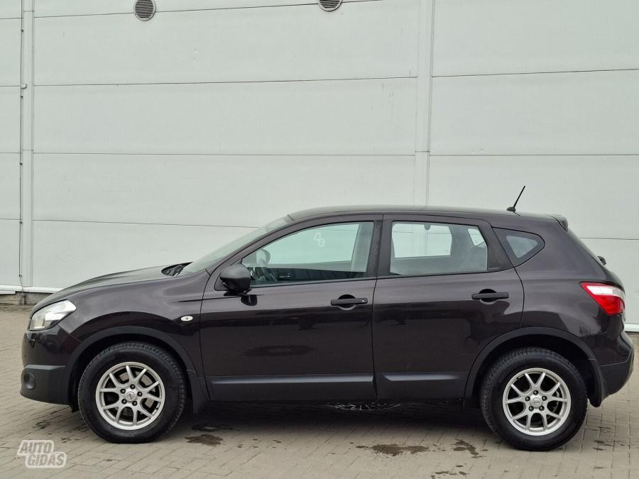 Nissan Qashqai 2013 in Silute, with an engine capacity of 1.60 L and mileage of 170 thousand km for 4800 €, photo 5 on AUTOMOTO.COM.LV
