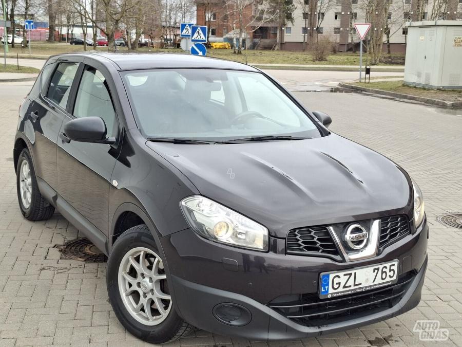 Nissan Qashqai 2013 in Silute, with an engine capacity of 1.60 L and mileage of 170 thousand km for 4800 €, photo 7 on AUTOMOTO.COM.LV