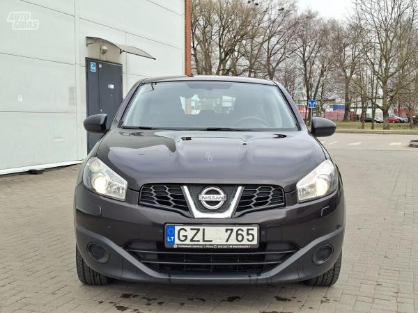 Nissan Qashqai 2013 in Silute, with an engine capacity of 1.60 L and mileage of 170 thousand km for 4800 €, photo 8 on AUTOMOTO.COM.LV