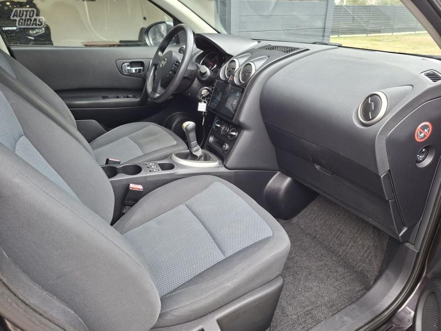 Nissan Qashqai 2013 in Silute, with an engine capacity of 1.60 L and mileage of 170 thousand km for 4800 €, photo 19 on AUTOMOTO.COM.LV