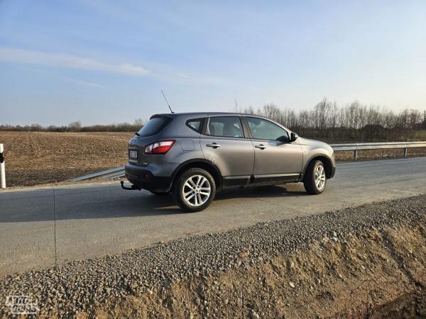 Nissan Qashqai 2013 in Joniskis, with an engine capacity of 1.60 L and mileage of 352 thousand km for 4600 €, photo 3 on AUTOMOTO.COM.LV
