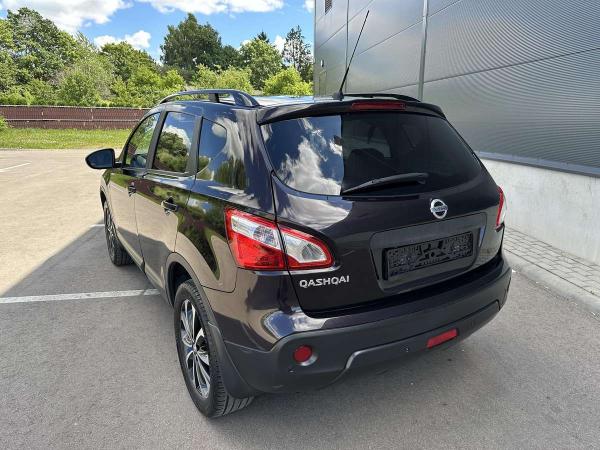 Nissan Qashqai 2013 in Telschi, with an engine capacity of 2.00 L and mileage of 266 thousand km for 5650 €, photo 5 on AUTOMOTO.COM.LV