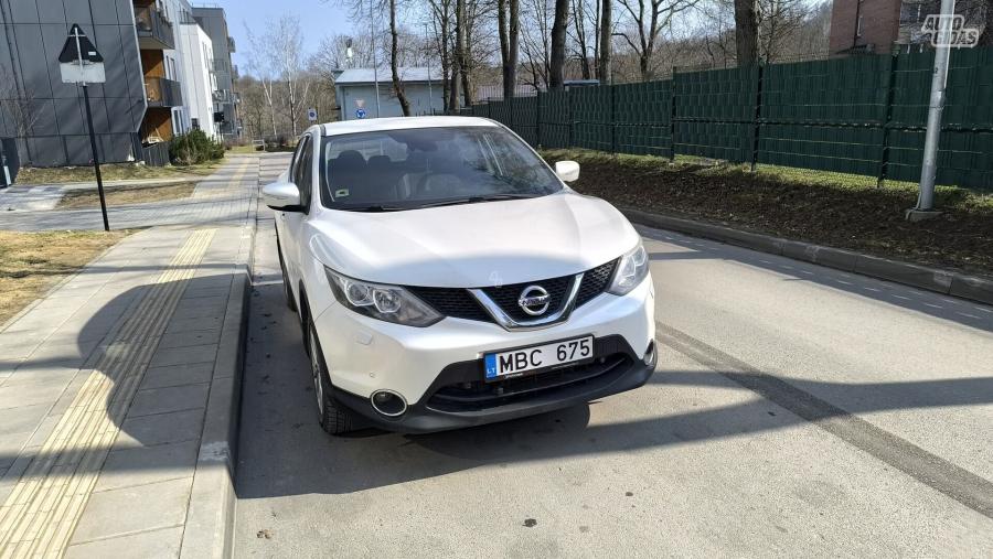 Nissan Qashqai 2014 in Vilnius, with an engine capacity of 1.20 L and mileage of 146 thousand km for 4800 €, photo 2 on AUTOMOTO.COM.LV