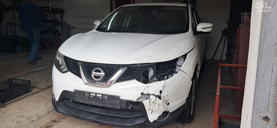 Nissan Qashqai 2014 in Marijampole, with an engine capacity of 1.50 L and mileage of 211 thousand km for 5900 €, photo 3 on AUTOMOTO.COM.LV