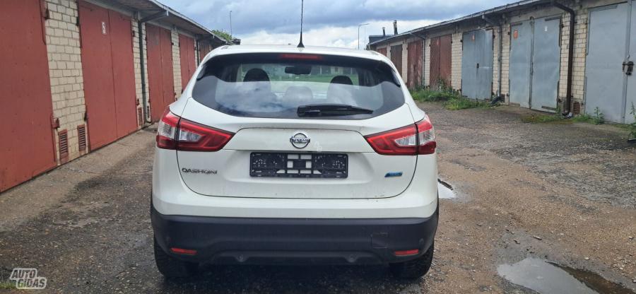 Nissan Qashqai 2014 in Marijampole, with an engine capacity of 1.50 L and mileage of 211 thousand km for 5900 €, photo 5 on AUTOMOTO.COM.LV