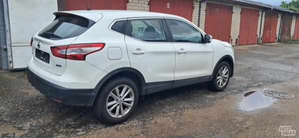 Nissan Qashqai 2014 in Marijampole, with an engine capacity of 1.50 L and mileage of 211 thousand km for 5900 €, photo 7 on AUTOMOTO.COM.LV