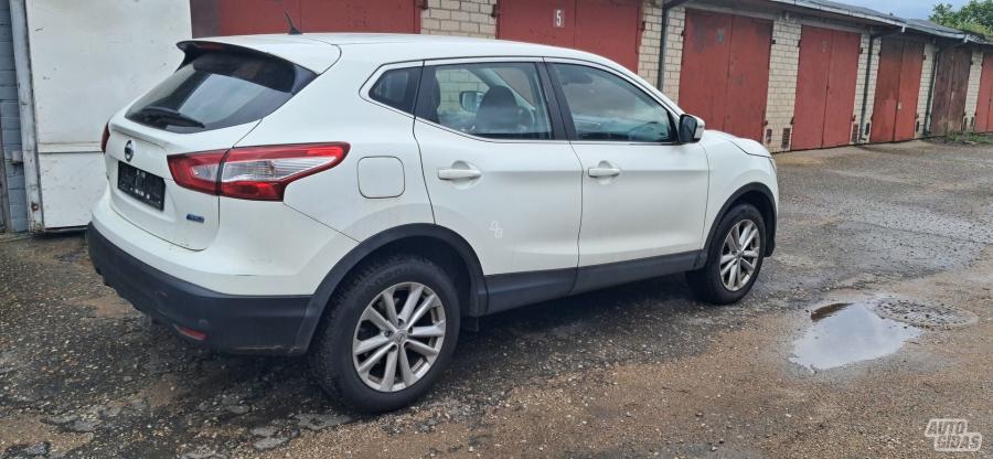 Nissan Qashqai 2014 in Marijampole, with an engine capacity of 1.50 L and mileage of 211 thousand km for 5900 €, photo 8 on AUTOMOTO.COM.LV