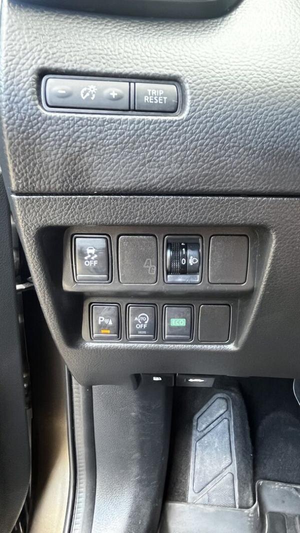 Nissan Qashqai 2014 in Siauliai, with an engine capacity of 1.60 L and mileage of 234 thousand km for 8300 €, photo 3 on AUTOMOTO.COM.LV