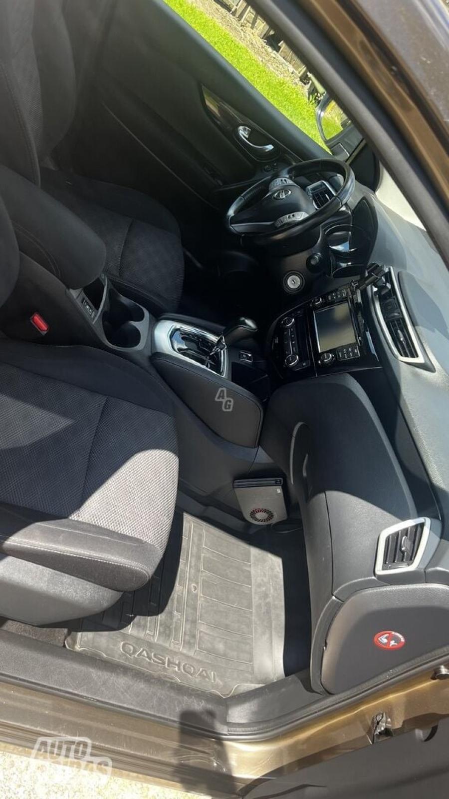 Nissan Qashqai 2014 in Siauliai, with an engine capacity of 1.60 L and mileage of 234 thousand km for 8300 €, photo 12 on AUTOMOTO.COM.LV