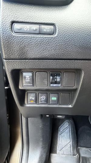 Nissan Qashqai 2014 in Siauliai, with an engine capacity of 1.60 L and mileage of 234 thousand km for 8300 €, photo 4 on AUTOMOTO.COM.LV