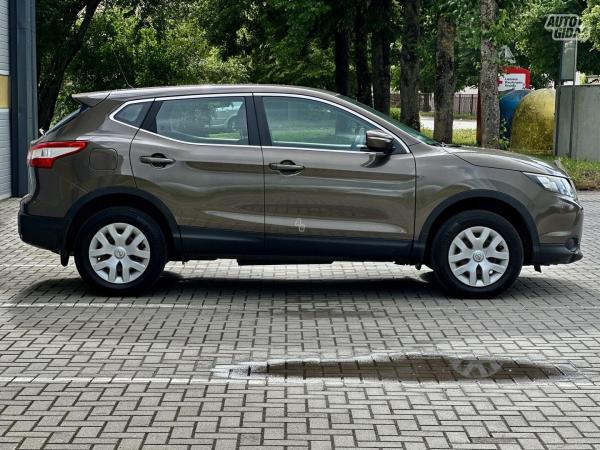 Nissan Qashqai 2014 in Kretinga, with an engine capacity of 1.20 L and mileage of 194 thousand km for 6999 €, photo 4 on AUTOMOTO.COM.LV