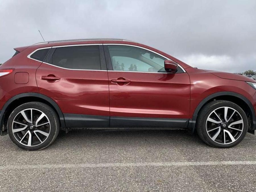 Nissan Qashqai 2014 in Vilnius, with an engine capacity of 1.60 L and mileage of 326 thousand km for 7700 €, photo 5 on AUTOMOTO.COM.LV