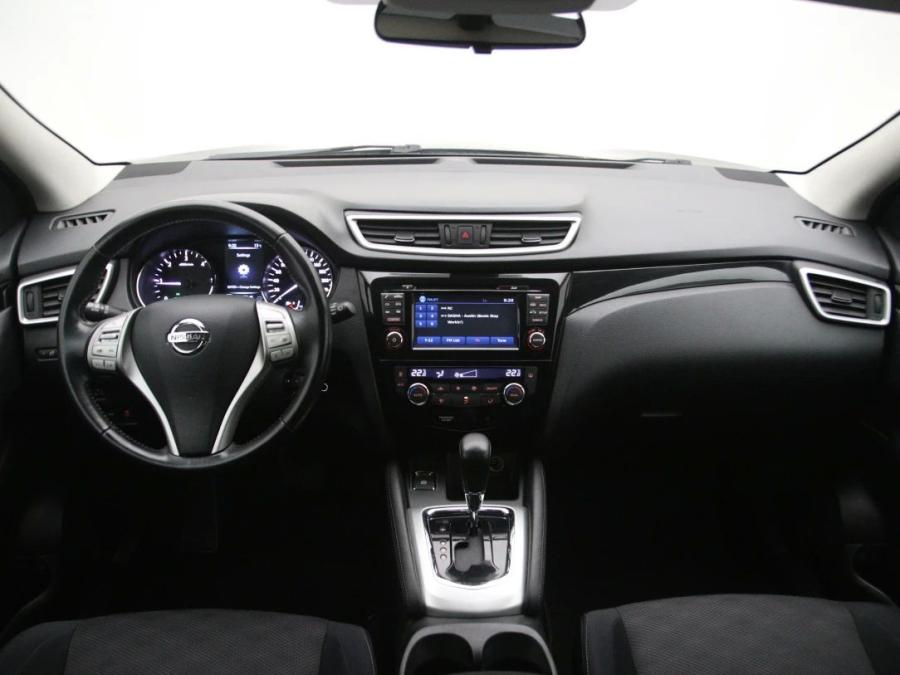 Nissan Qashqai 2015 in Vilnius, with an engine capacity of 1.60 L and mileage of 172 thousand km for 11599 €, photo 2 on AUTOMOTO.COM.LV