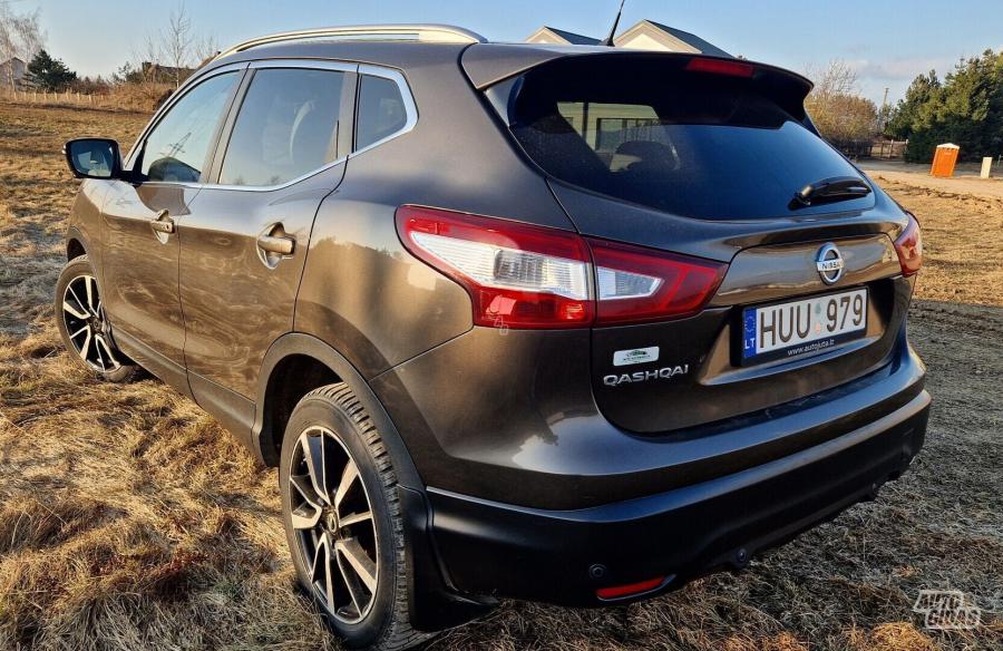 Nissan Qashqai 2015 in Vilnius, with an engine capacity of 1.60 L and mileage of 271 thousand km for 8100 €, photo 3 on AUTOMOTO.COM.LV