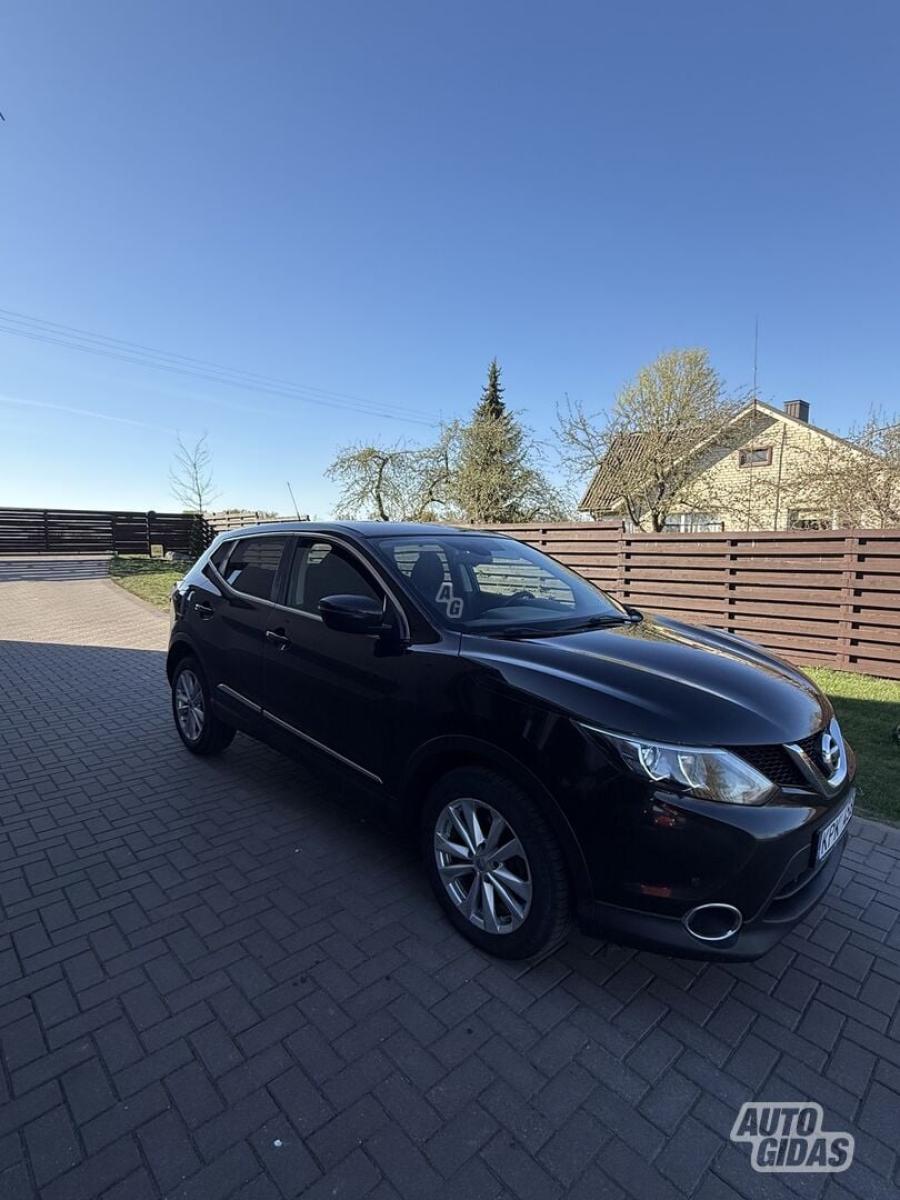 Nissan Qashqai 2015 in Vilnius, with an engine capacity of 1.60 L and mileage of 305 thousand km for 5400 €, photo 3 on AUTOMOTO.COM.LV