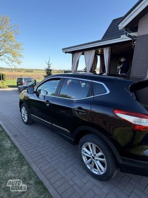 Nissan Qashqai 2015 in Vilnius, with an engine capacity of 1.60 L and mileage of 305 thousand km for 5400 €, photo 6 on AUTOMOTO.COM.LV