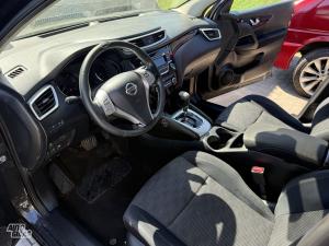 Nissan Qashqai 2015 in Vilnius, with an engine capacity of 1.60 L and mileage of 305 thousand km for 5400 €, photo 8 on AUTOMOTO.COM.LV
