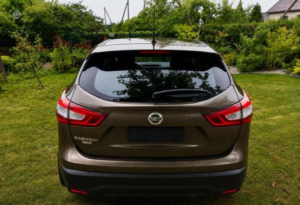 Nissan Qashqai 2015 in Vilnius, with an engine capacity of 1.20 L and mileage of 179 thousand km for 7900 €, photo 4 on AUTOMOTO.COM.LV