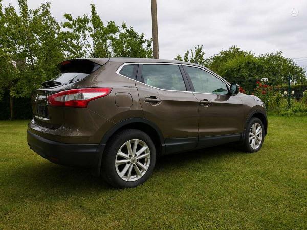 Nissan Qashqai 2015 in Vilnius, with an engine capacity of 1.20 L and mileage of 179 thousand km for 7900 €, photo 5 on AUTOMOTO.COM.LV