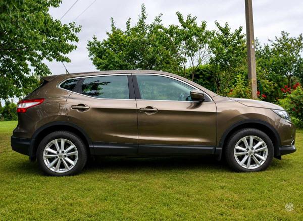 Nissan Qashqai 2015 in Vilnius, with an engine capacity of 1.20 L and mileage of 179 thousand km for 7900 €, photo 6 on AUTOMOTO.COM.LV