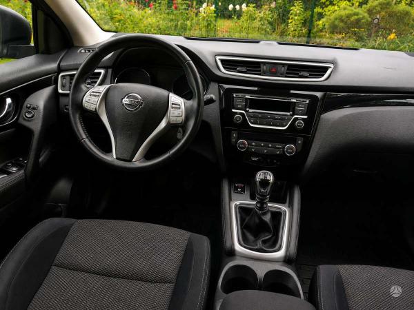 Nissan Qashqai 2015 in Vilnius, with an engine capacity of 1.20 L and mileage of 179 thousand km for 7900 €, photo 9 on AUTOMOTO.COM.LV