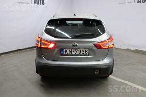 Nissan Qashqai 2016 in Riga, with an engine capacity of 1.60 L and mileage of 358 thousand km for 6990 €, photo 3 on AUTOMOTO.COM.LV