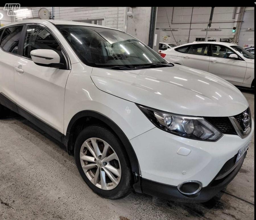 Nissan Qashqai 2016 in Panevezys, with an engine capacity of 1.20 L and mileage of 242 thousand km for 4300 €, photo 1 on AUTOMOTO.COM.LV