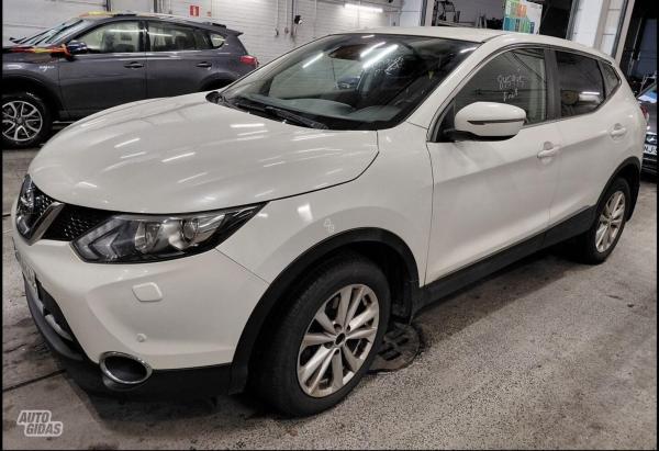 Nissan Qashqai 2016 in Panevezys, with an engine capacity of 1.20 L and mileage of 242 thousand km for 4300 €, photo 2 on AUTOMOTO.COM.LV