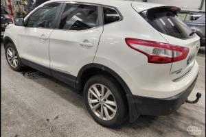 Nissan Qashqai 2016 in Panevezys, with an engine capacity of 1.20 L and mileage of 242 thousand km for 4300 €, photo 3 on AUTOMOTO.COM.LV