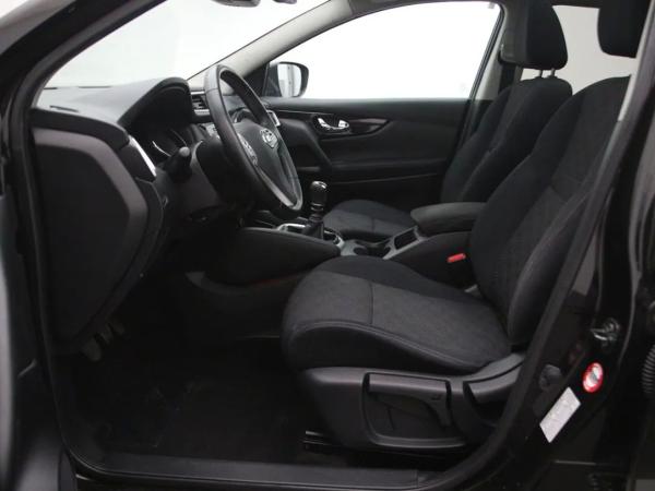 Nissan Qashqai 2016 in Vilnius, with an engine capacity of 1.20 L and mileage of 158 thousand km for 9799 €, photo 4 on AUTOMOTO.COM.LV