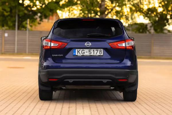 Nissan Qashqai 2016 in Jelgava, with an engine capacity of 1.60 L and mileage of 125 thousand km for 12700 €, photo 6 on AUTOMOTO.COM.LV
