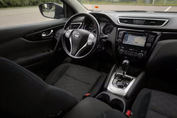 Nissan Qashqai 2016 in Jelgava, with an engine capacity of 1.60 L and mileage of 125 thousand km for 12700 €, photo 7 on AUTOMOTO.COM.LV