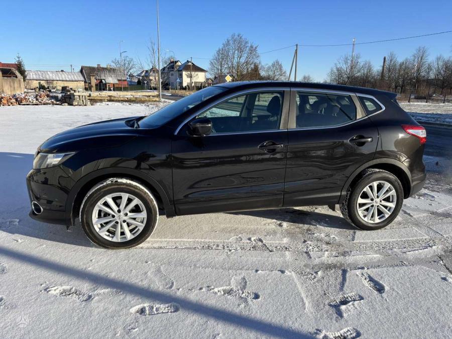 Nissan Qashqai 2017 in Taurage, with an engine capacity of 1.60 L and mileage of 182 thousand km for 9500 €, photo 2 on AUTOMOTO.COM.LV