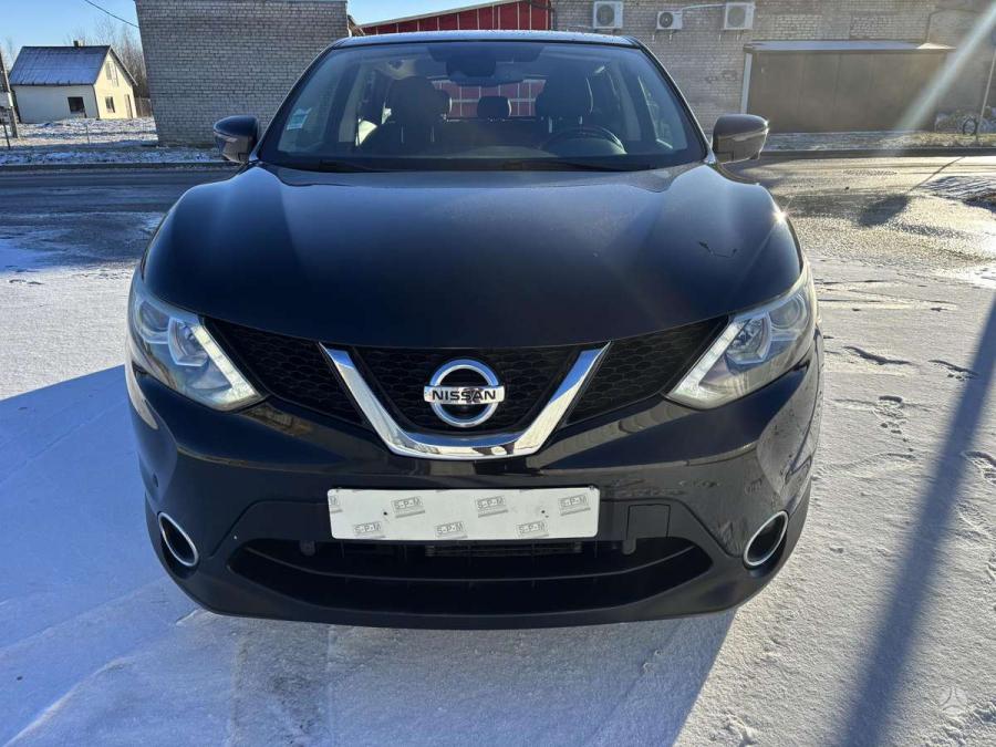Nissan Qashqai 2017 in Taurage, with an engine capacity of 1.60 L and mileage of 182 thousand km for 9500 €, photo 3 on AUTOMOTO.COM.LV