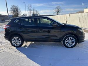 Nissan Qashqai 2017 in Taurage, with an engine capacity of 1.60 L and mileage of 182 thousand km for 9500 €, photo 5 on AUTOMOTO.COM.LV