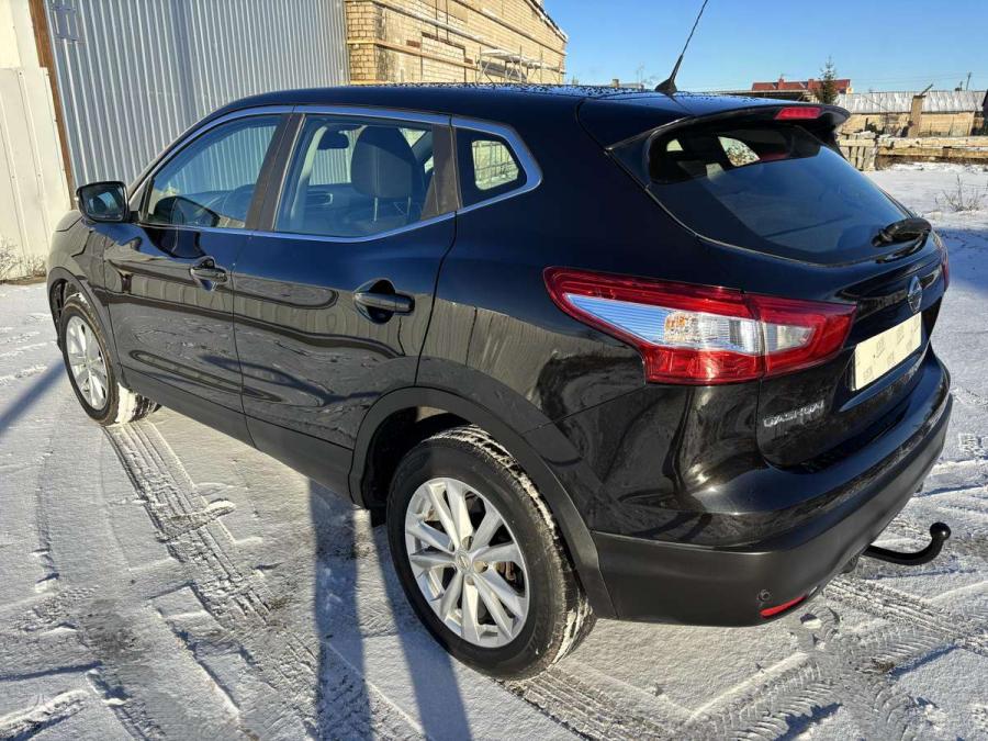 Nissan Qashqai 2017 in Taurage, with an engine capacity of 1.60 L and mileage of 182 thousand km for 9500 €, photo 8 on AUTOMOTO.COM.LV