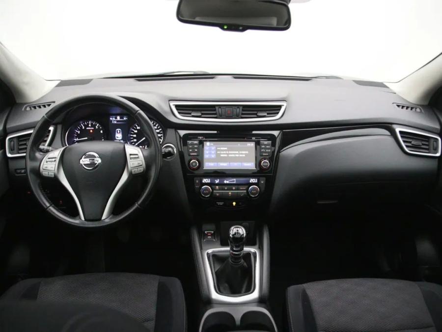 Nissan Qashqai 2017 in Vilnius, with an engine capacity of 1.20 L and mileage of 153 thousand km for 10899 €, photo 3 on AUTOMOTO.COM.LV