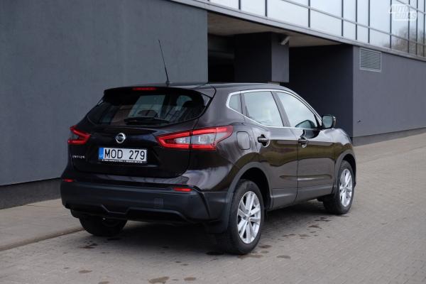 Nissan Qashqai 2017 in Vilnius, with an engine capacity of 1.20 L and mileage of 156 thousand km for 10500 €, photo 2 on AUTOMOTO.COM.LV