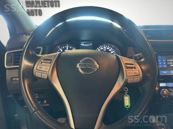 Nissan Qashqai 2017 in Riga, with an engine capacity of 1.60 L and mileage of 163 thousand km for 9290 €, photo 10 on AUTOMOTO.COM.LV