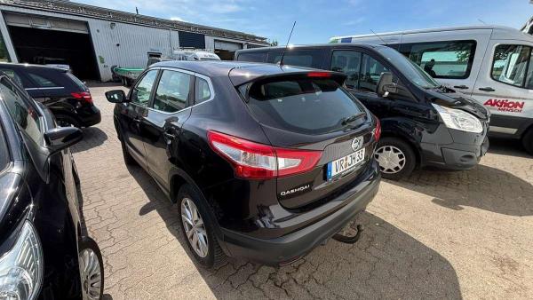 Nissan Qashqai 2017 in Siauliai, with an engine capacity of 1.60 L and mileage of 237 thousand km for 8200 €, photo 3 on AUTOMOTO.COM.LV