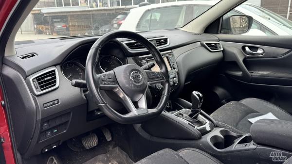 Nissan Qashqai 2018 in Radviliskis, with an engine capacity of 1.20 L and mileage of 68 thousand km for 6650 €, photo 5 on AUTOMOTO.COM.LV
