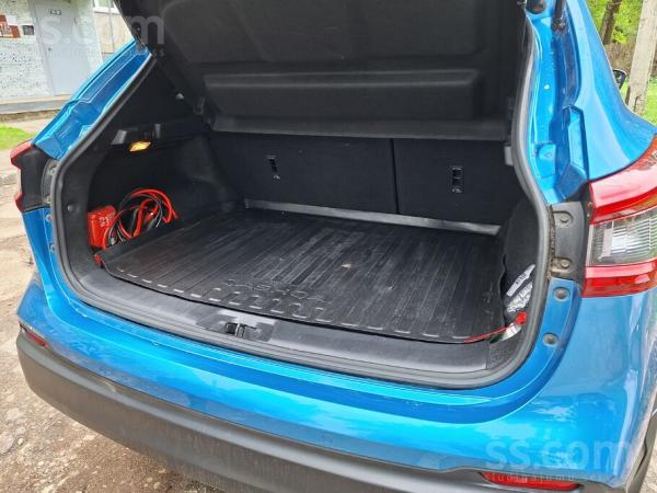 Nissan Qashqai 2018 in Riga, with an engine capacity of 1.20 L and mileage of 95 thousand km for 12100 €, photo 6 on AUTOMOTO.COM.LV