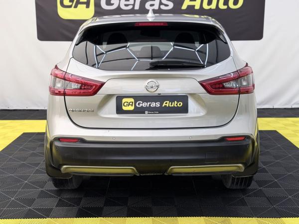 Nissan Qashqai 2018 in Vilnius on AUTOMOTO.COM.LV Nissan Qashqai 2018 in Vilnius, with an engine capacity of 0.00 L and mileage of 0 thousand km for 12700 €, photo 6 on AUTOMOTO.COM.LV