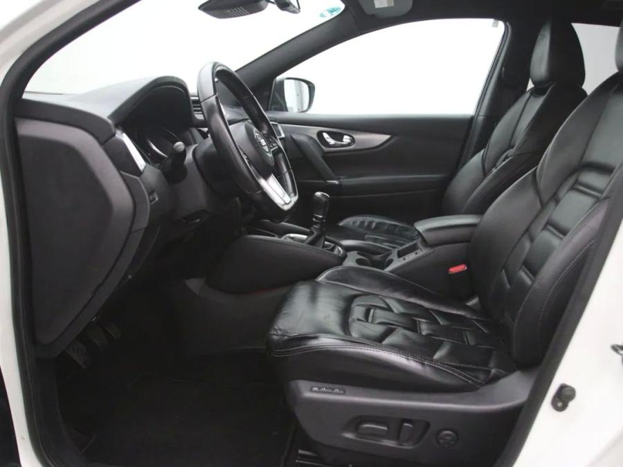 Nissan Qashqai 2019 in Vilnius, with an engine capacity of 1.20 L and mileage of 97 thousand km for 14899 €, photo 5 on AUTOMOTO.COM.LV