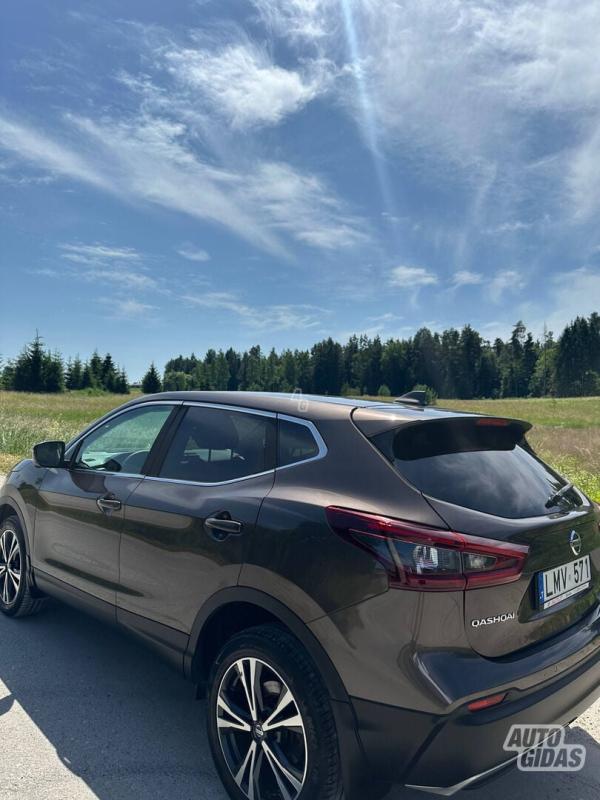 Nissan Qashqai 2020 in Vilnius, with an engine capacity of 1.30 L and mileage of 75 thousand km for 15499 €, photo 3 on AUTOMOTO.COM.LV